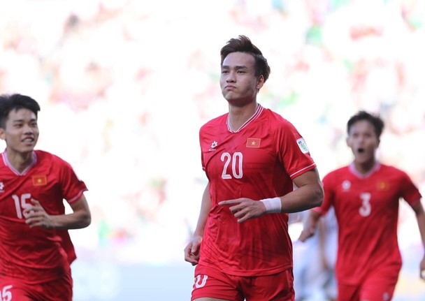 Bùi Hoàng Việt Anh: ‘HLV Troussier từng nói ‘no choice’ với tôi’